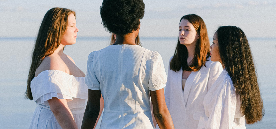 Cercles de femmes : un espace de soutien et de partage pour l'éveil au ...